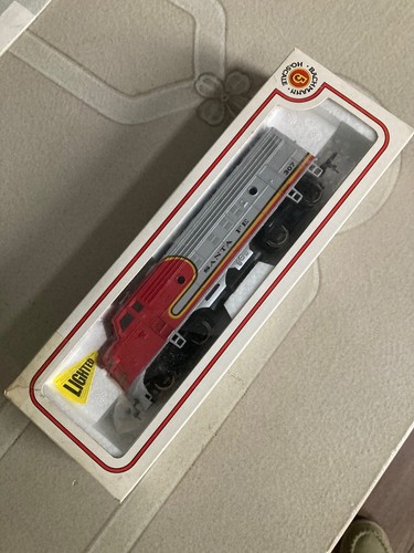 Bachmann HO Santa Fe EMD F9 Diesel Locomotive, Mint | eBay