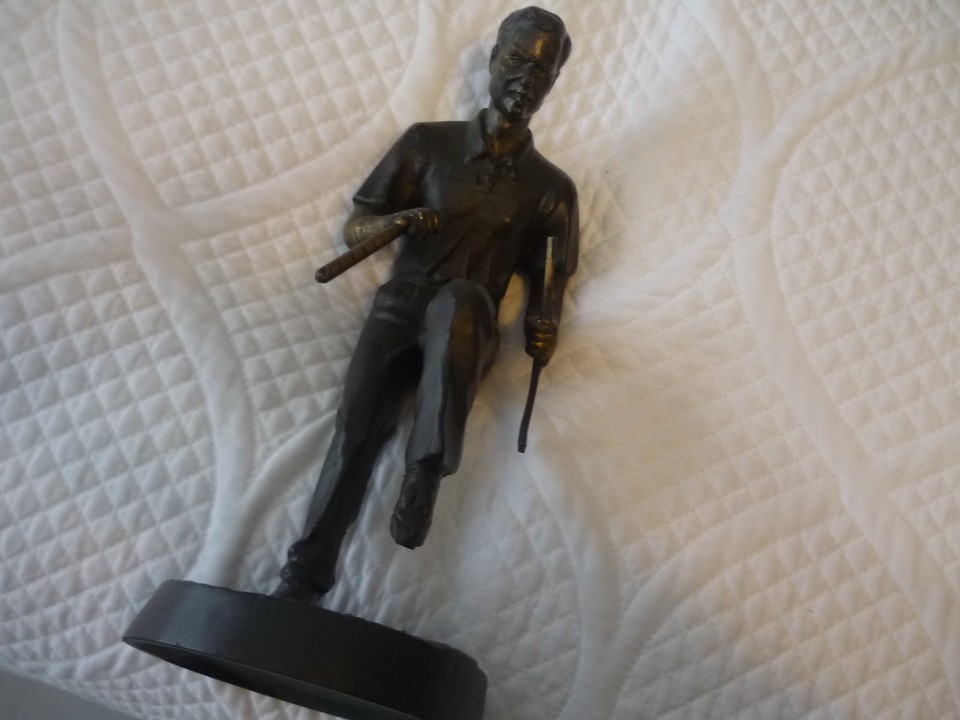 Golfer Breaking Golf Club Over Knee Solid Bronze Metal Sculpture Statue ...