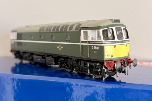 Heljan 3380 OO gauge Class 33/0 Diesel Loco D6582 BR green with yellow ...