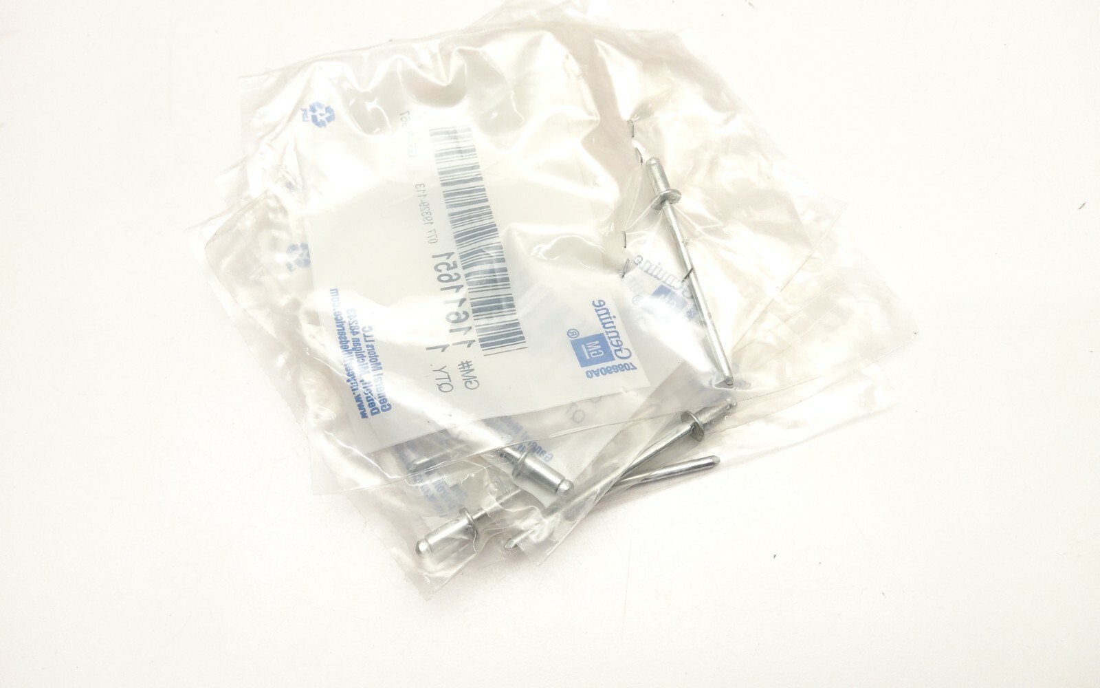 GM GMC Chevy Cadillac molding rivet set right left OEM 11611651 new ...