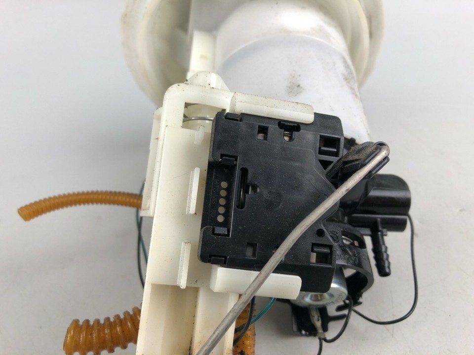 Mercedes Benz E Class W212 AMG Fuel Tank Distribution Supply Pump ...