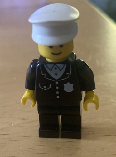 Vintage LEGO Classic Town Policeman Minifigures Police Station Chief ...