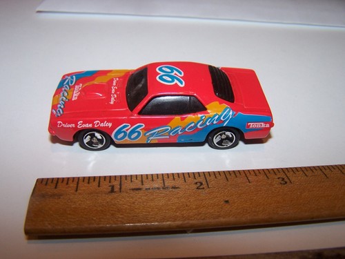 Maisto PLYMOUTH HEMI CUDA Evan Daley 66 TONKA Racing | eBay