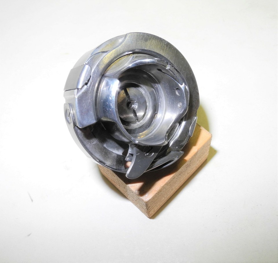 VINTAGE SINGER SEWING MACHINE MODEL #201 ROTATING HOOK, BOBBIN CASE ...