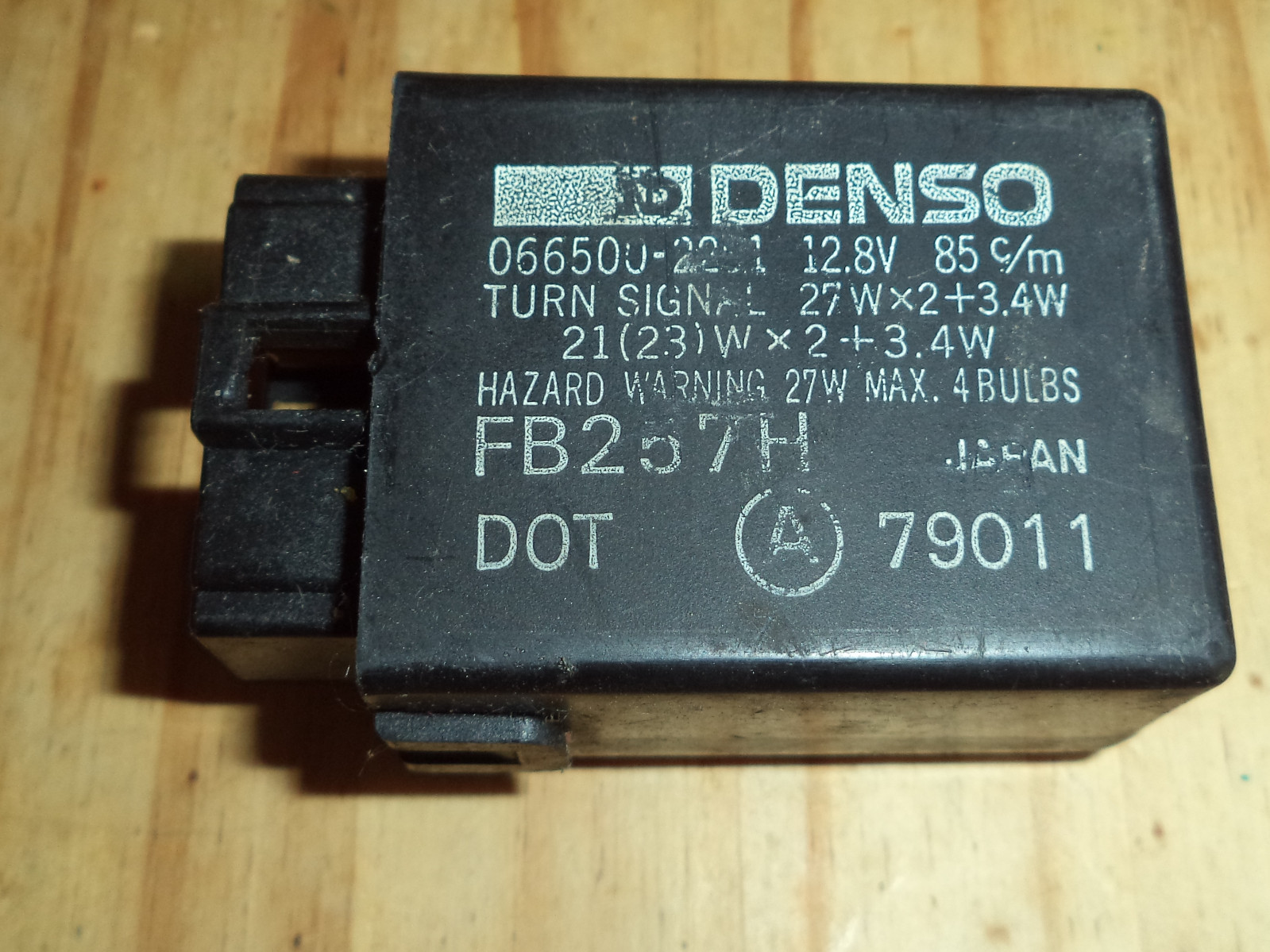 04 03 02 01 00 99 98 97 XVZ1300 TOUR DELUXE TURN SIGNAL FLASHER RELAY ...