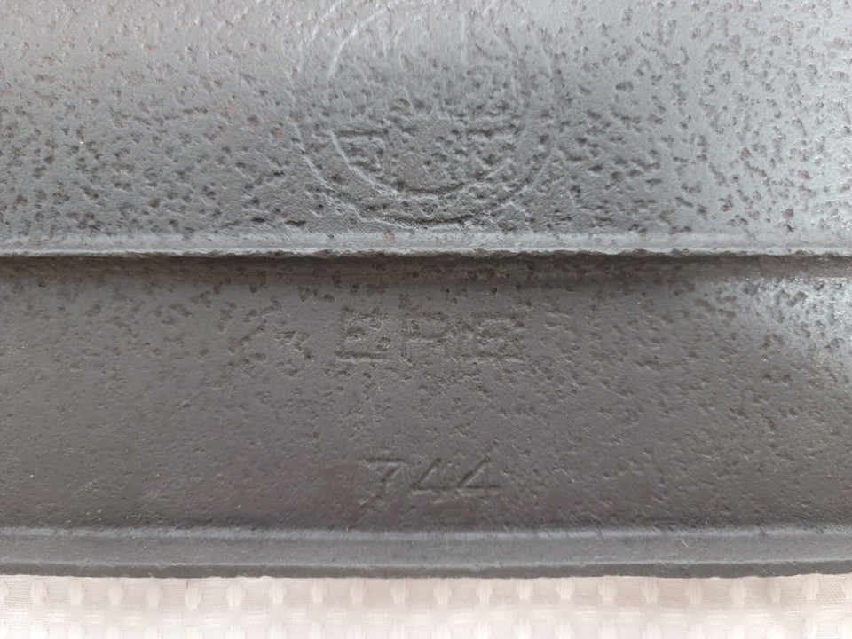 Griswold “Erie” No.7 Cast Iron Long Griddle Slant Logo 744 | eBay