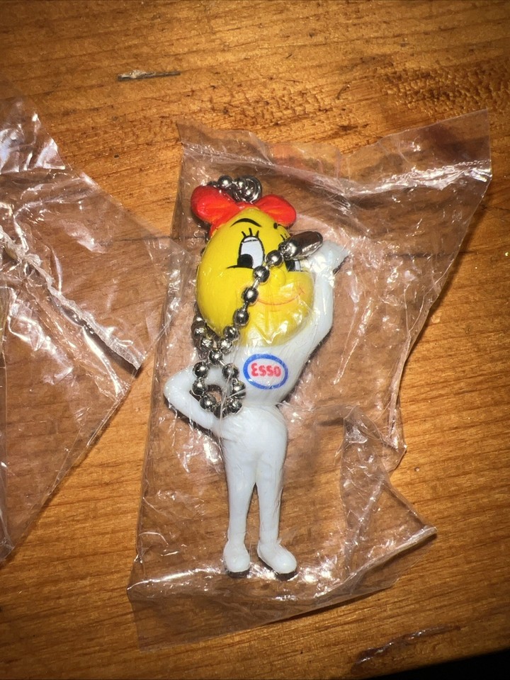 NOS Vintage Esso Man & Woman oil Drop plastic key fob keyring Chain ...