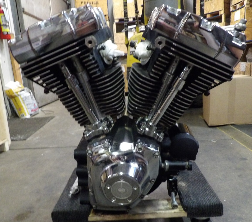 09 Harley Ultra Touring FLHTCU 96" engine motor comp test video -head ...