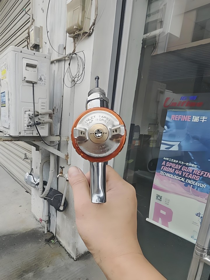 Anest Iwata LPH400-LVX Extreme Series HVLP Spray Gun 1.3tip Lightly ...