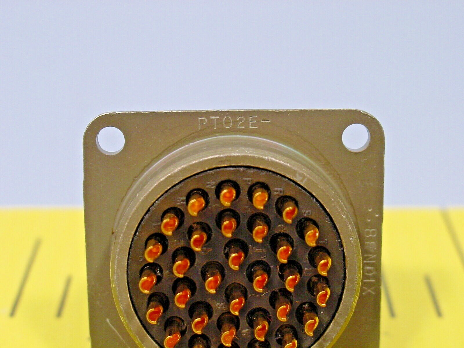 Amphenol PT02E-18-32S Circular Connector Receptacle; Female; 32-Pin ...