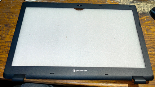 Plasturgie Contour écran / Bezel EAZYW004A1M pour Packard Bell Easynote ...