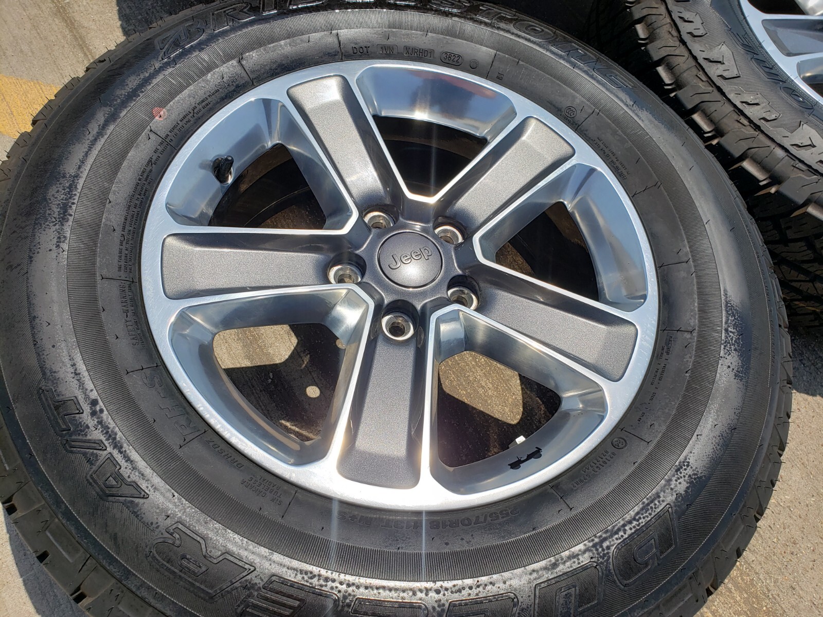 18" Jeep Wrangler Sahara Rubicon OEM wheels rims 9221 9255 tires A/T ...