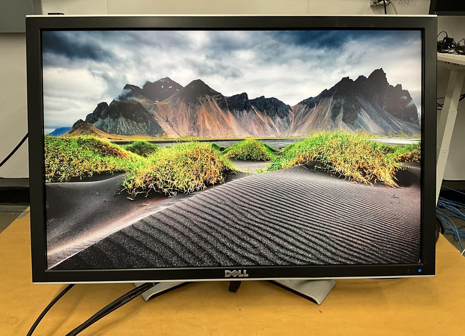 Dell 3007WFPt UltraSharp 1600p 30" LCD Monitor DVI with Stand | eBay