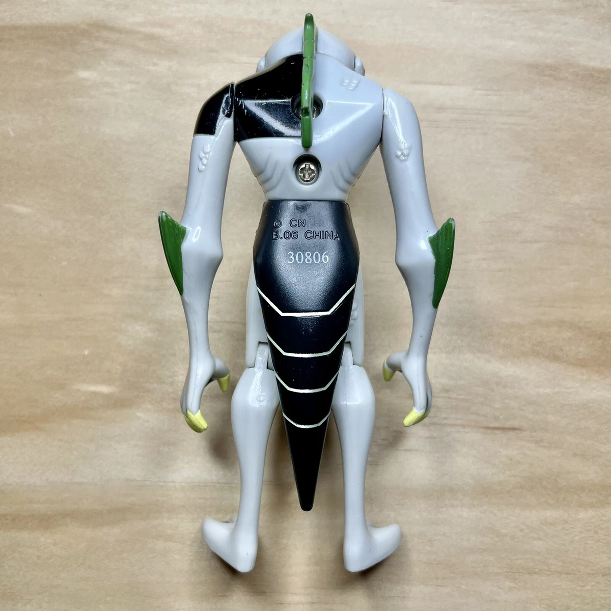 Ben 10 Omniverse Ripjaws