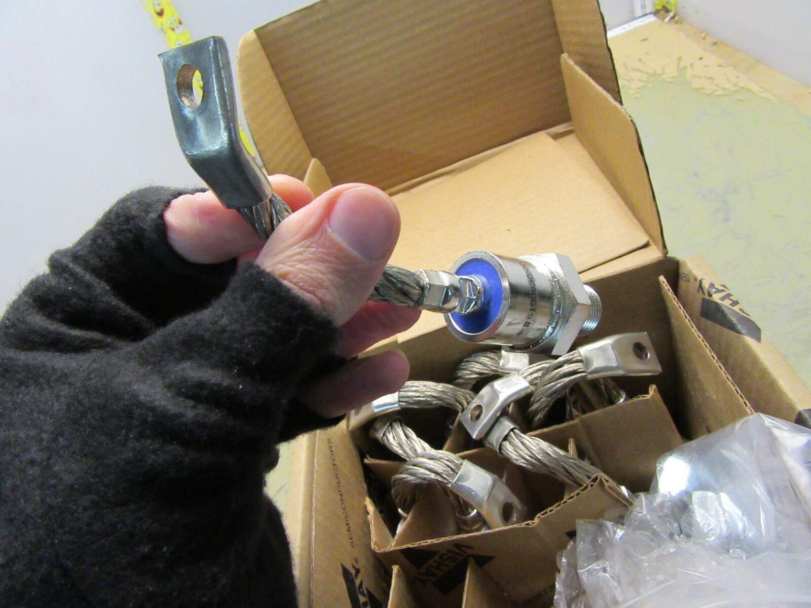 box of 10x vishay b6100830xxya do9 300a 800v rectifier diodes [4*C-12 ...