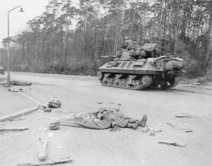 WW2 WWII Photo M10 Tank Destroyer in Action in Germany World War Two ...
