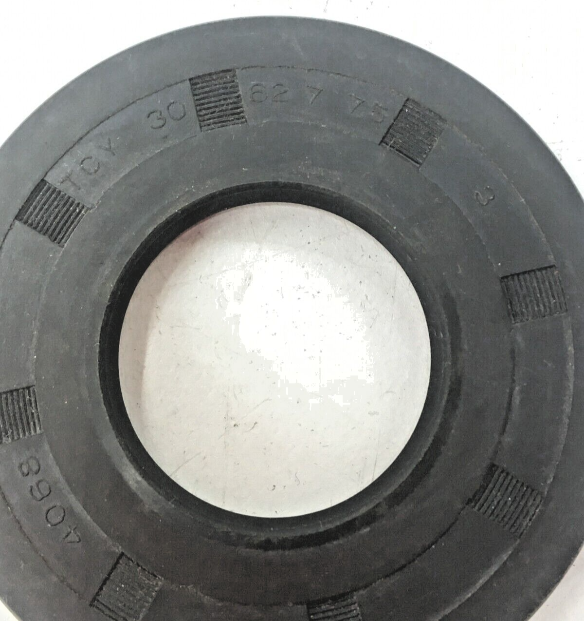 Engine Oil Seal 30 X 62 X 7/7.5 Part Number - 4068 | eBay