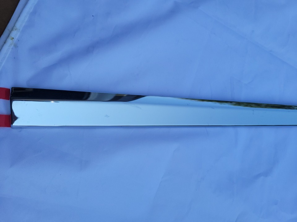 OEM 17-20 For Pacifica Front Door-Lower Molding Trim RH 68228674AB | eBay