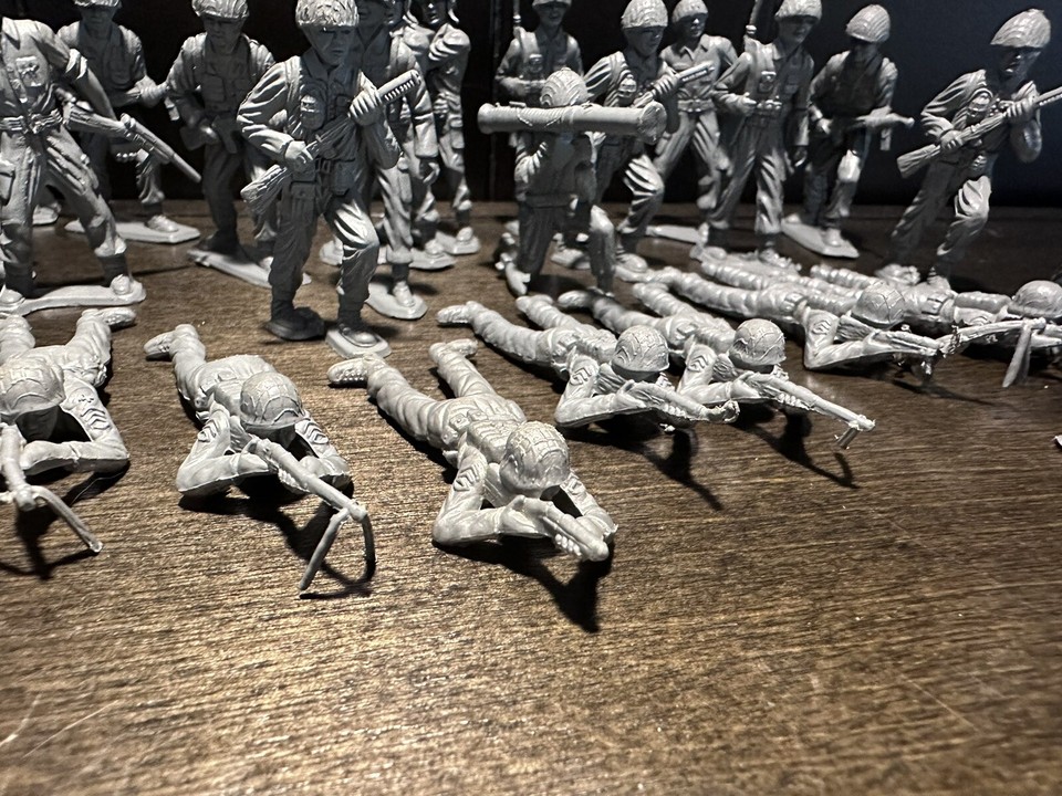 Lot Of 45 MPC American Toy Soldiers Figurines Playset Military Green ...