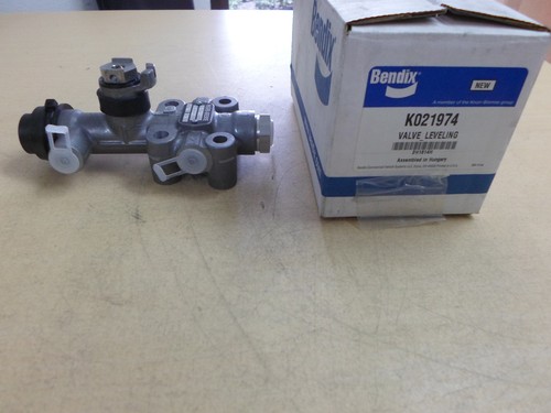 New In Box Bendix K021974 Leveling Valve SV1351 2H1814H | eBay