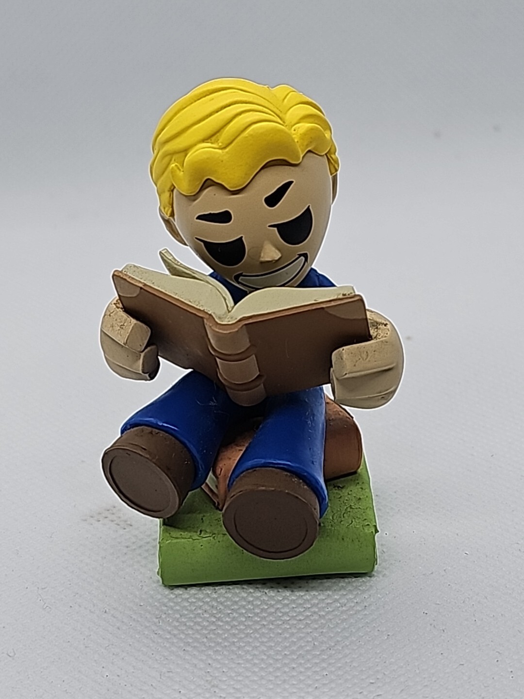 Funko Mystery Minis Fallout 4 Vault Boy Intelligence Perk Vinyl Figure ...