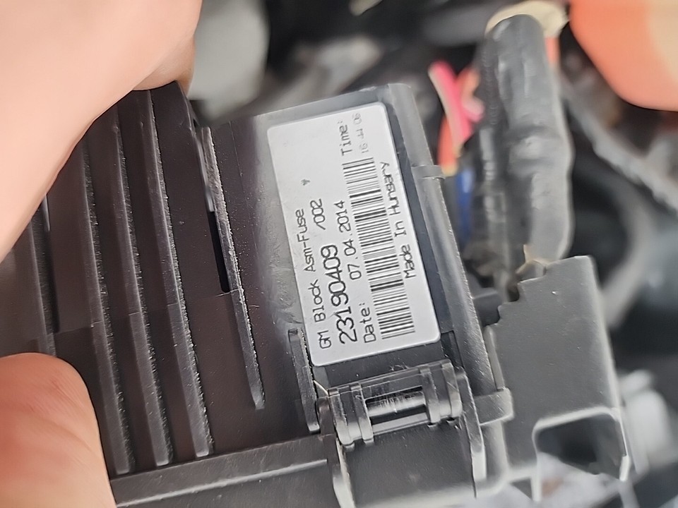 2014-2016 Chevrolet Malibu Fuse Box Junction Relay Module 23223079 ...