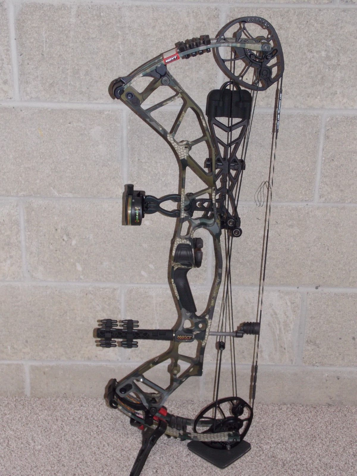 Loaded Hoyt HyperForce Bow Package #3 cam- 55 to 65 lb- 27 to 30"- Kuiu ...