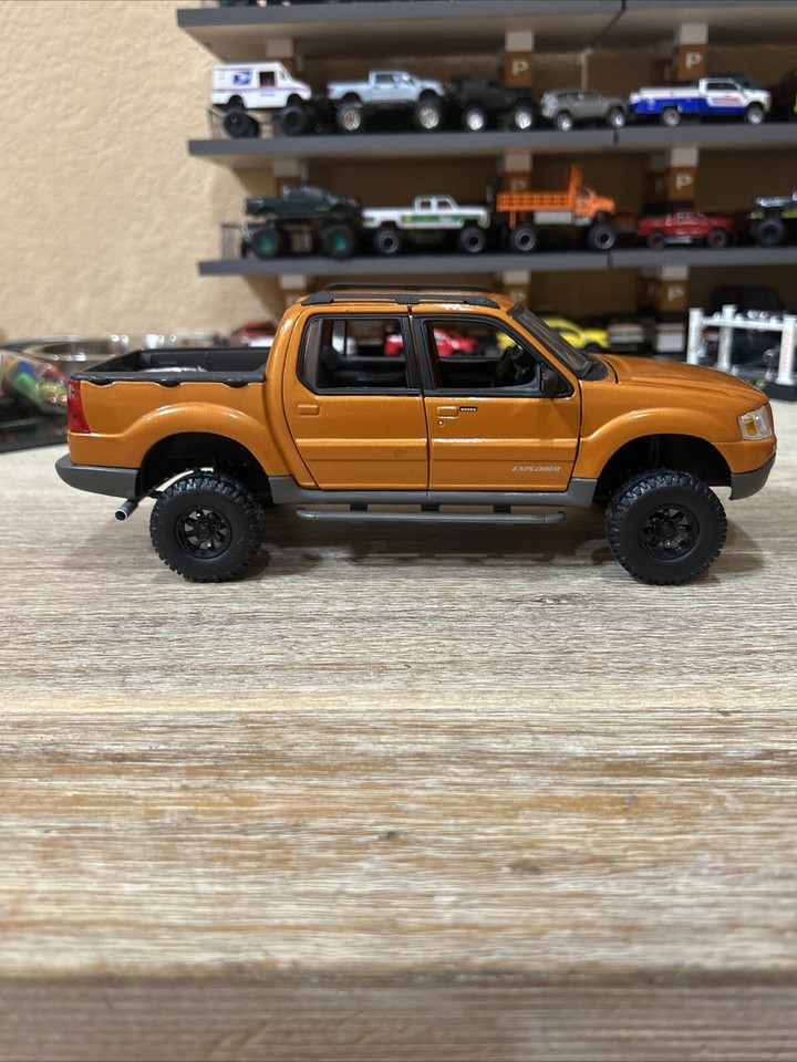 Custom 1/18 Scale Ford Explorer Sport Trac | eBay