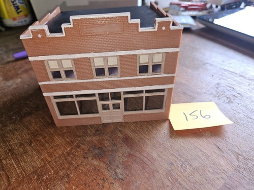HO SCALE OFFICE BUILDING, SEE PHOTOS FOR DETAILS SOLD AS PICTURED | eBay