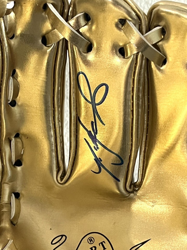 Ivan Rodriguez Pudge Signed Rawlings Mini Gold Glove Texas Rangers HOF ...