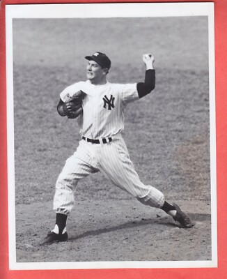 1949 YANKEES PHOTO GLOSSY TYPE 1 JOE PAGE PITCHING | eBay