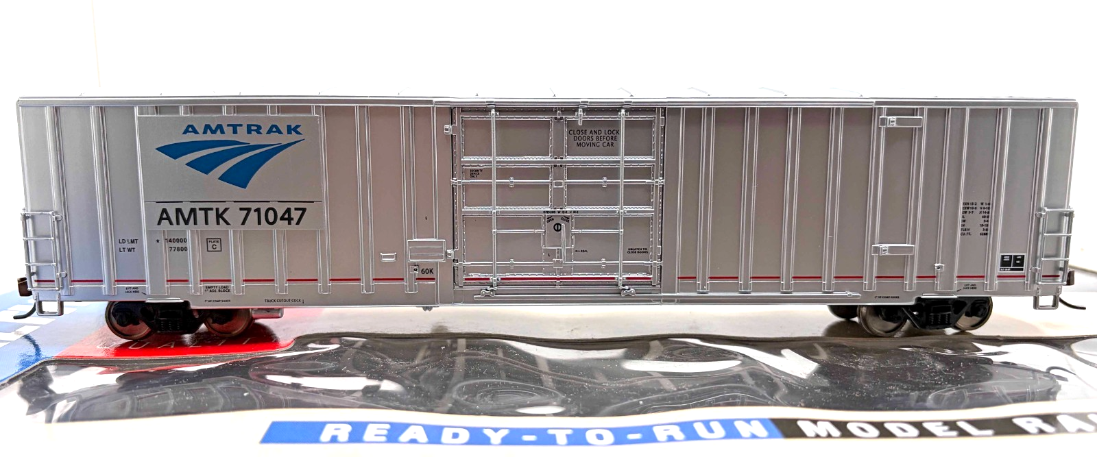 HO WALTHERS 932-26045 60' EXPRESS BOXCAR 2 PACK AMTRAK PHASE V 5 ...
