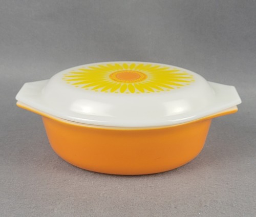 Vintage Orange Yellow Sunflower "Daisy" #043 Pyrex 1.5 Qt Casserole ...