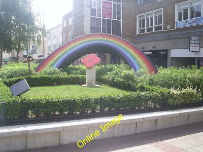 Photo 6x4 Residents Rainbow Sculpture Hemel Hempstead The artist for ...