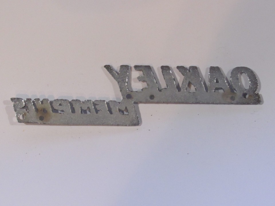 Vintage Oakley Ford Memphis Tennessee Metal Dealer Badge Emblem Tag ...