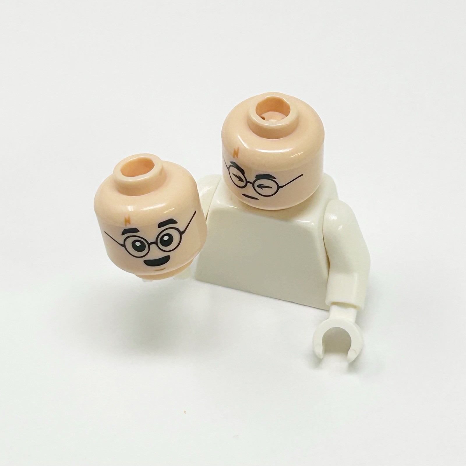 LEGO Minifig Dual Head Surprised Open Eyes Chin Dimple Lightning Scar ...
