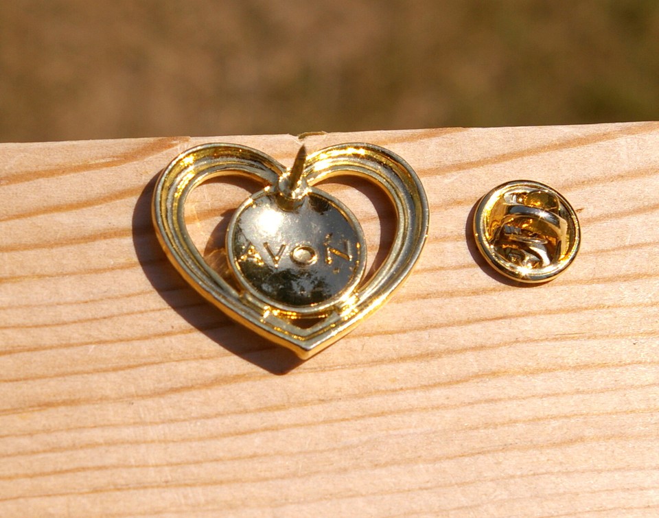 Blue & Gold Tone Metal Heart World Globe Lapel Pin Pinback Brooch Avon ...
