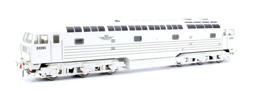 HELJAN 'OO' GAUGE 4005 WHITE LIVERY BRCW PROTOTYPE 'LION' D0260 DIESEL ...