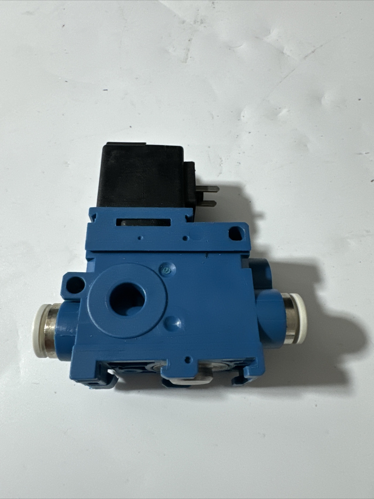 New Rexroth Aventics Pneumatic Directional Valve 579-461 5794610220 ...