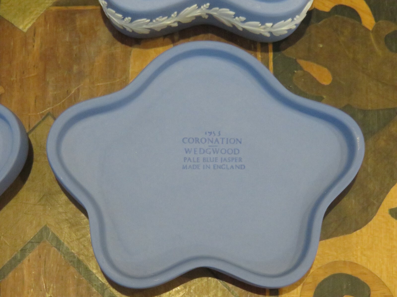 Wedgwood Jasperware Queen Elizabeth II Duke Edinburgh Coronation Pill ...