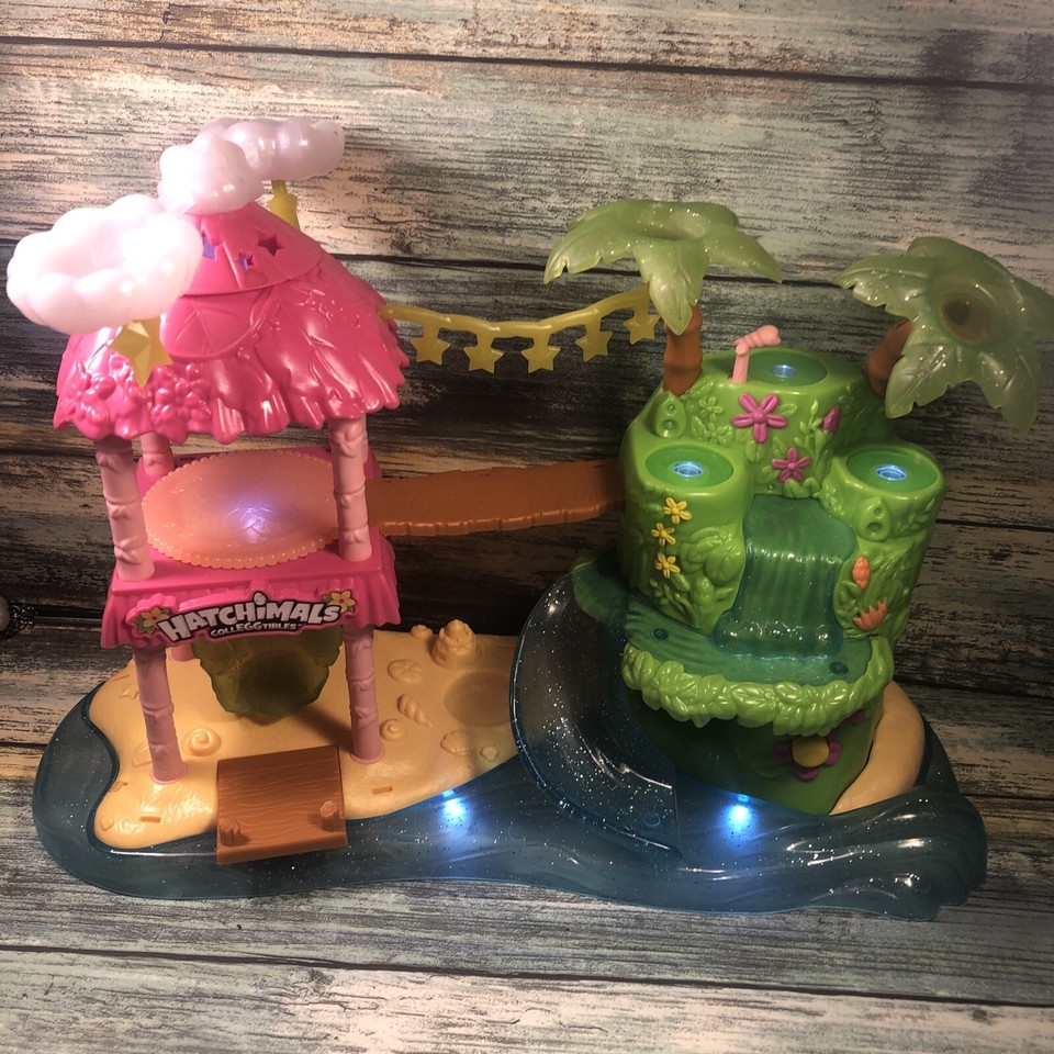 Hatchimals Colleggtibles Tropical Party Set Waterfall Tiki Stage ...