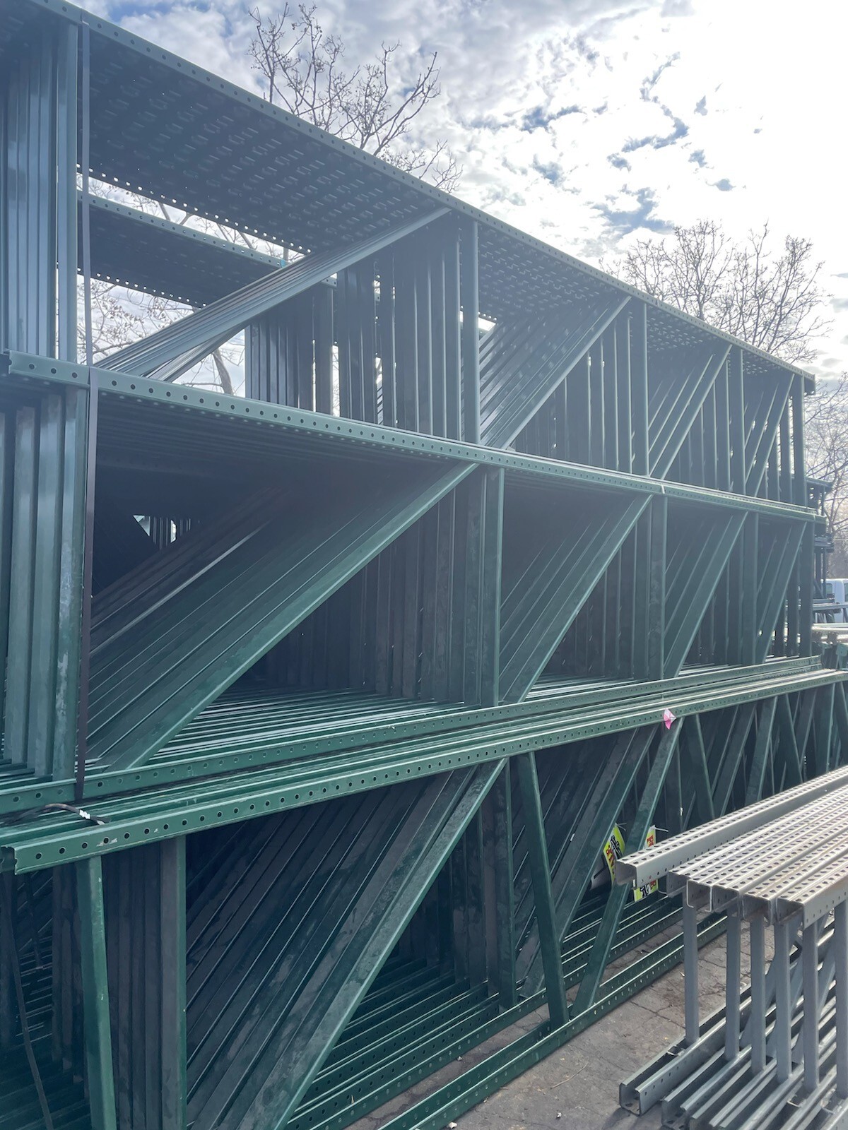 pallet rack beams Slotted Holds Up To 5000 Lbs In Excellent Shape | eBay