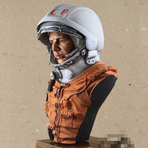 Resin Figure Bust 1/9 Space Adventurer Astronaut Unassembled Unpainted ...