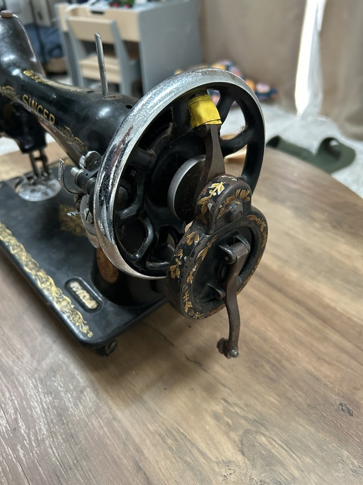 Vintage Singer 99K cast iron hand crank sewing machine Untested Sold as ...
