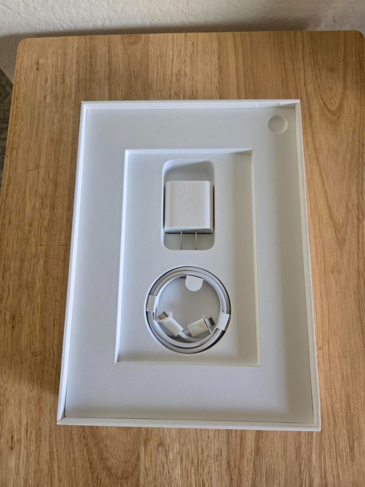 Apple iPad (10th Generation) A3162 64 GB, Wi-Fi 5G, 10.9 in - Silver | eBay