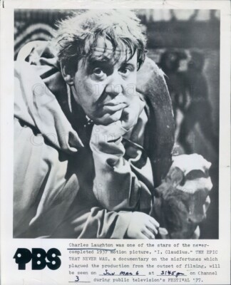 1977 Press Photo Glum Actor Charles Laughton | eBay