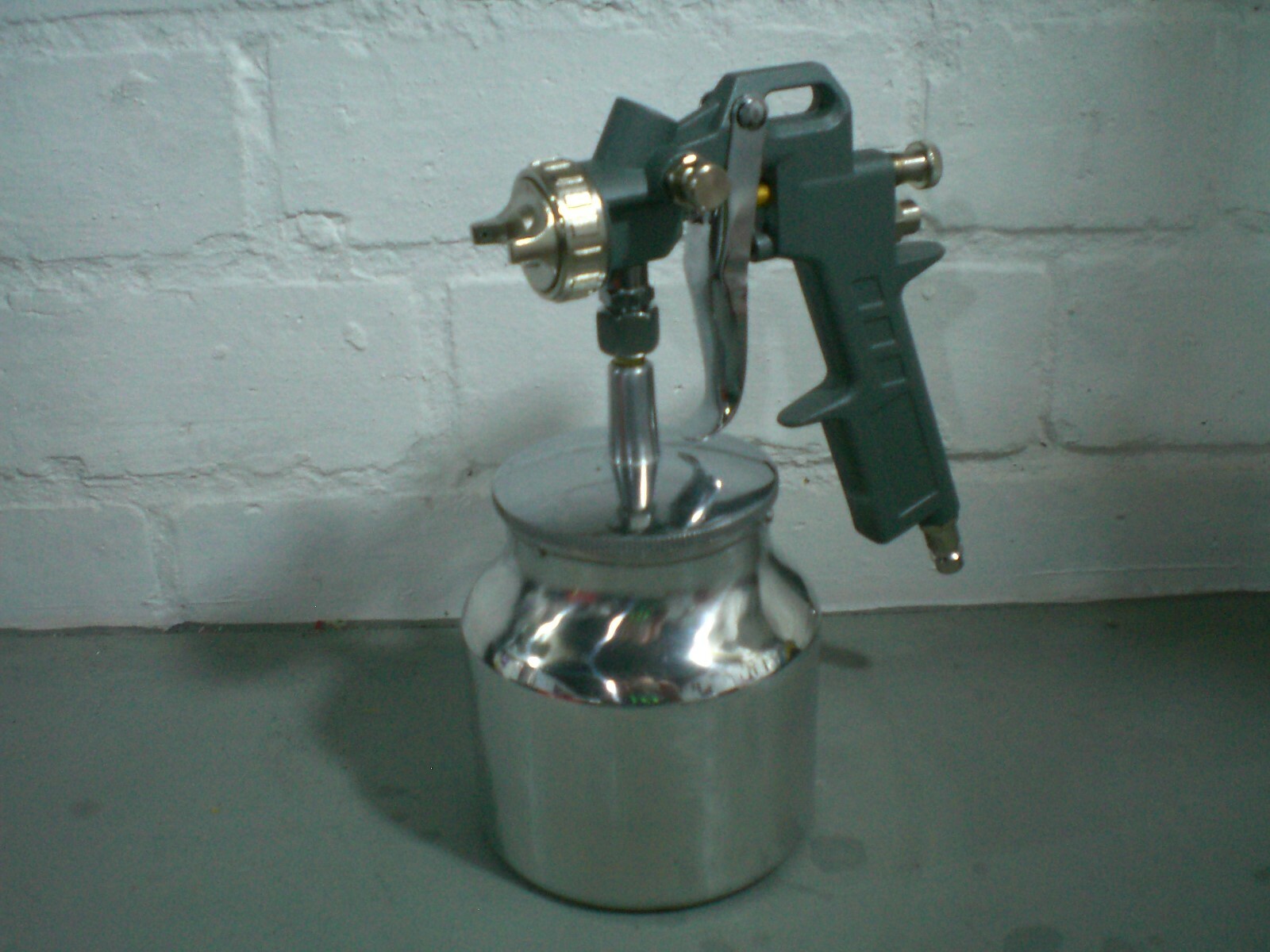 Spray Gun Air Body Shop Paint Spraying Car Garage Workshop Booth ...