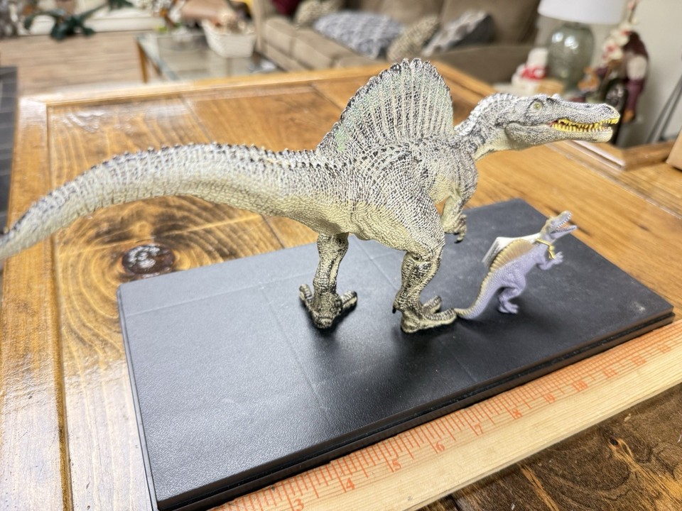 Papo dinosaur mini Spinosaurus with Papo exact lookalike adult ...