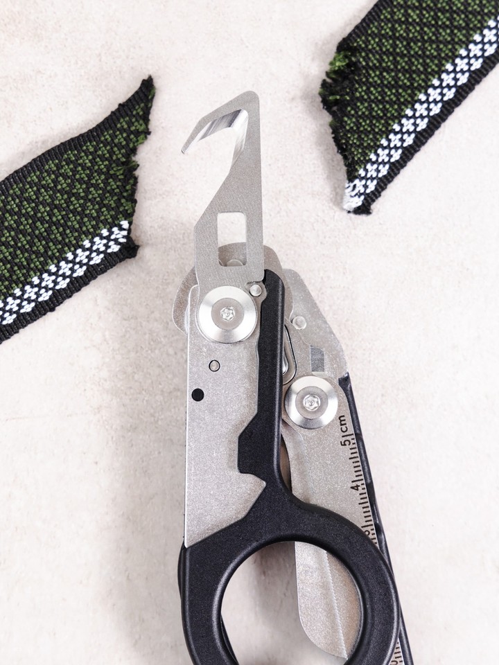 Trauma Shears with Holster – Foldable EMS Trauma Shears for EMTs ...