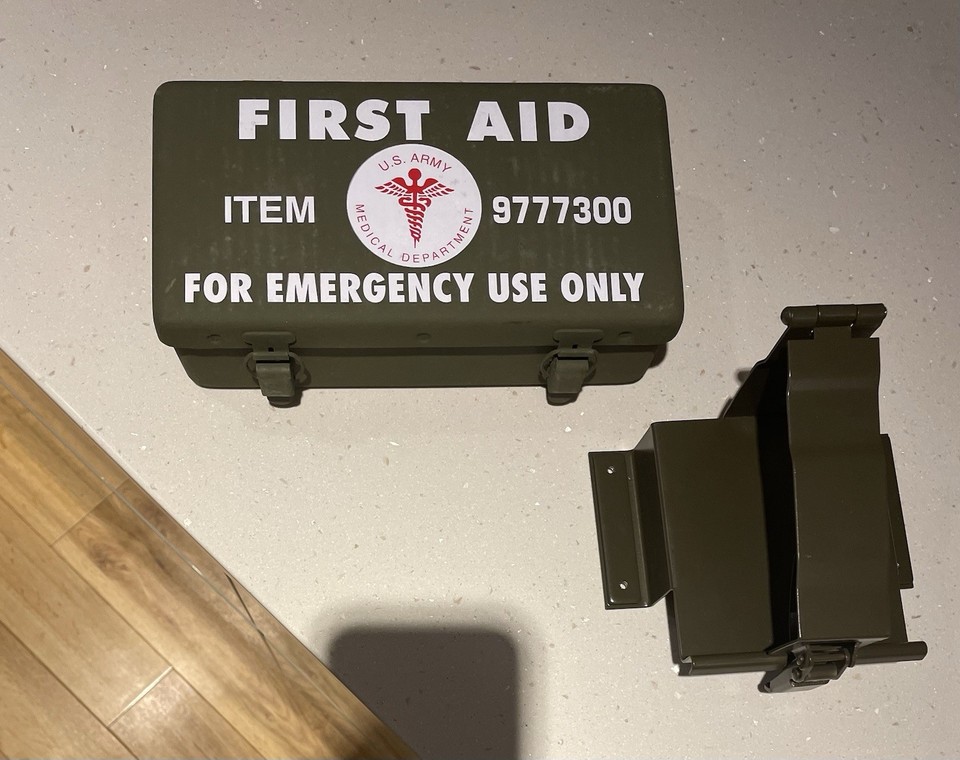 WWII US Army Willy’s Jeep Dodge GMC Medical First Aid Kit tin ...